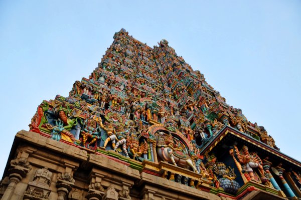 PYRAMIDES DANS L'ARCHITECTURE DU TEMPLE INDIEN